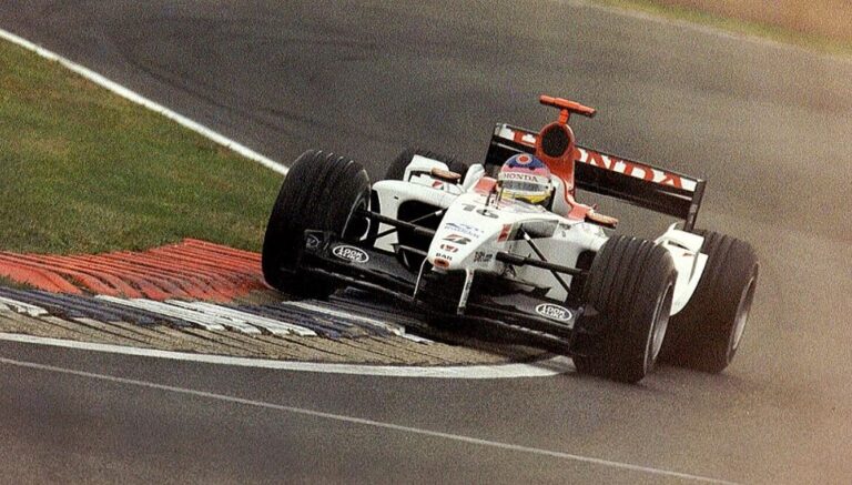 The 4 Best Canadian F1 Drivers: Gilles & Jacques Villeneuve...